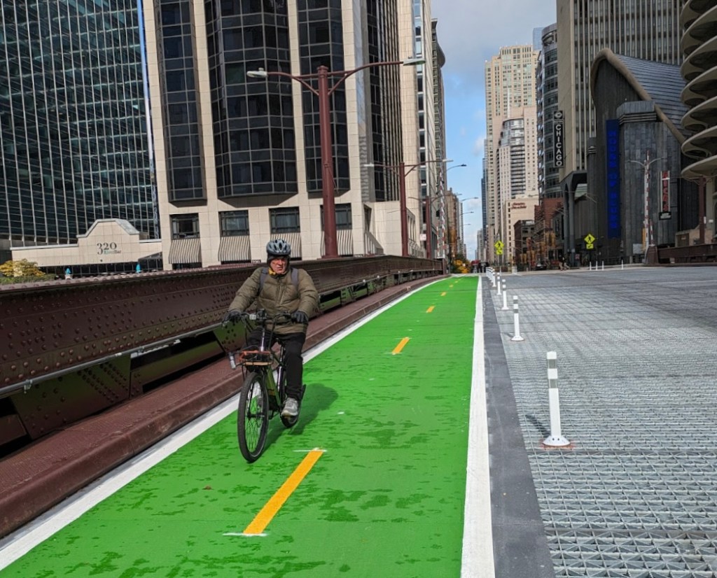 Frightful! After Dearborn bridge protected bike lane reopened, CDOT removed Wacker, Clark PBLs ...