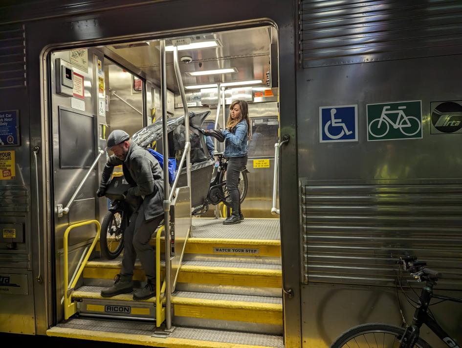 Metra Bike Car 1.5: Rolling in with space for bikes of all shapes and ...