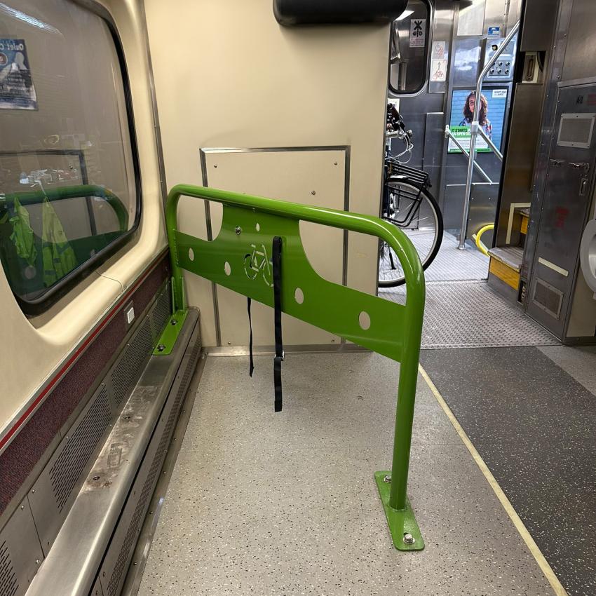 Metra Bike Car 1.5: Rolling in with space for bikes of all shapes and ...
