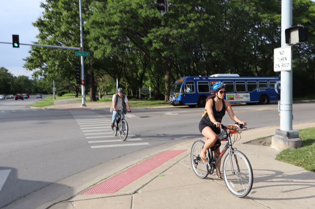 CTA and CDOT Unveil Proposed Designs for Central Loop BRT Corridor ...