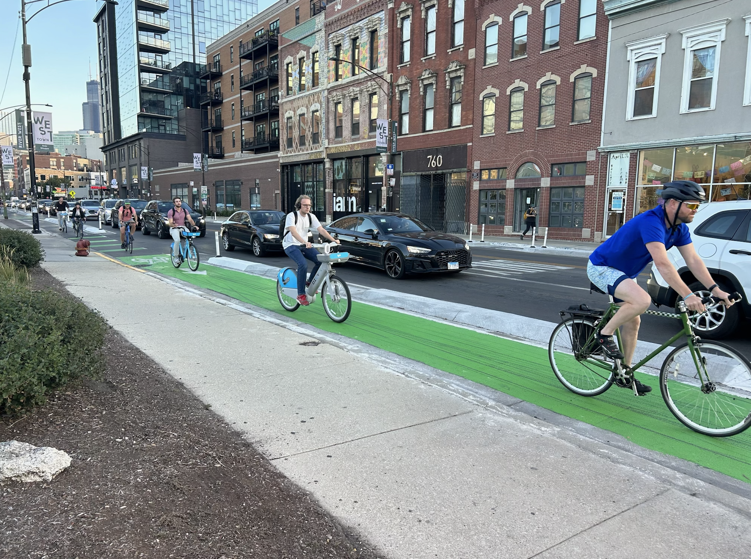 Milwaukee Ave Bike Lanes: Review & Improvements - News Usa Today